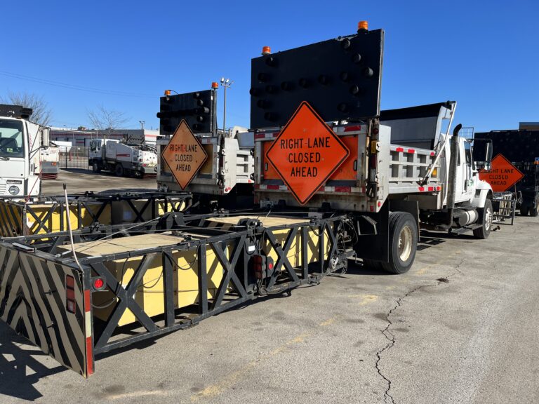 2006 International 7400 Attenuator Truck (TMA) with Arrow Board Light ...